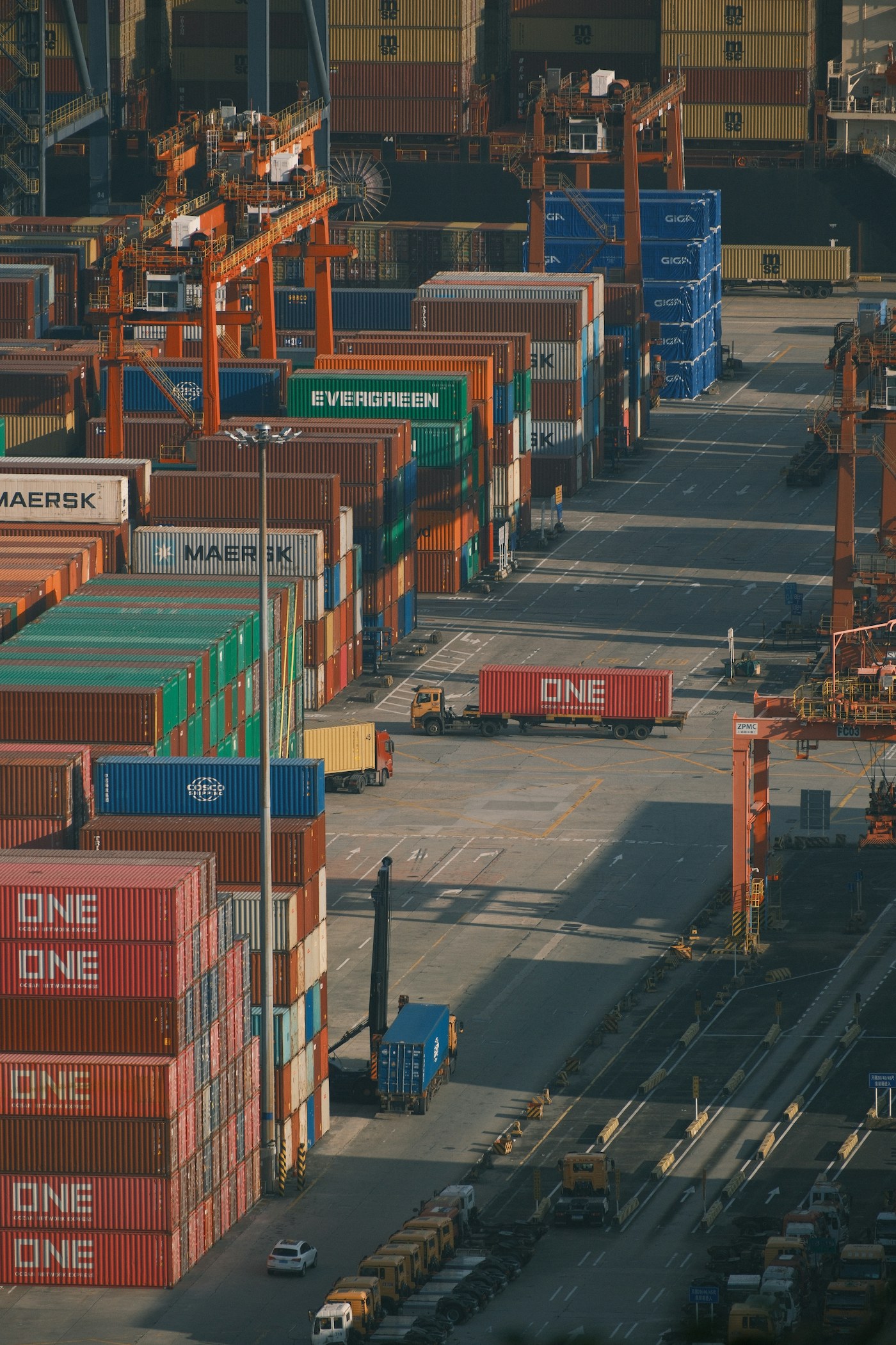 Asia–Europe Rates Climb as Early Peak Season Arrives in June 2026 | SZViper